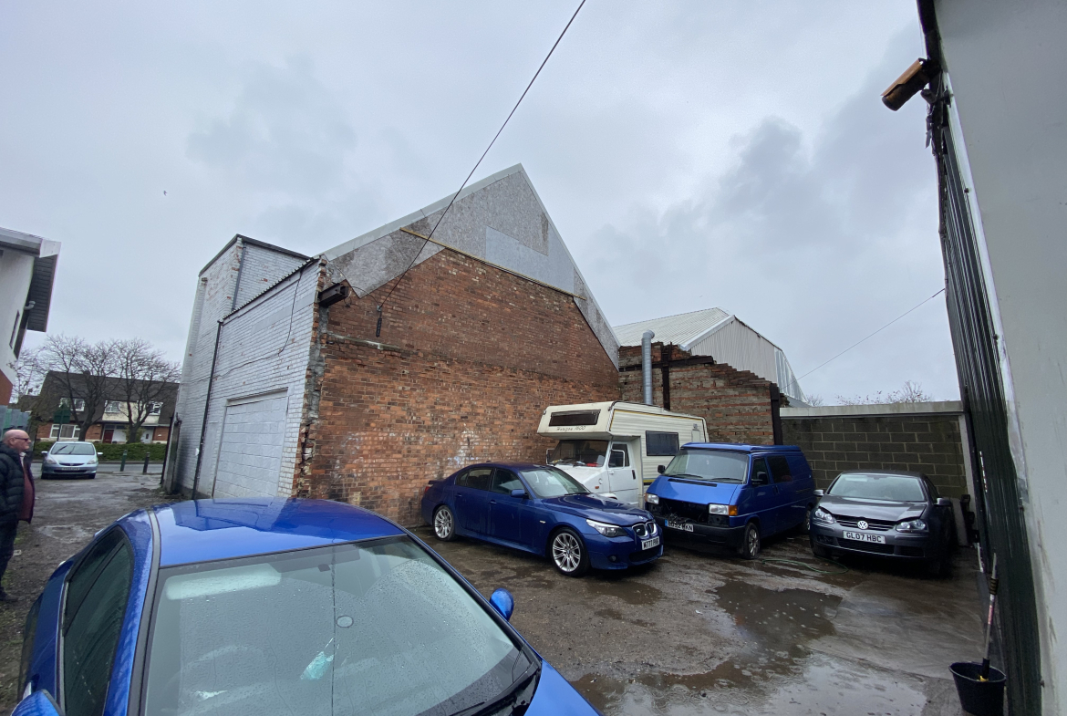 MOT, Service & Repair Garage (Freehold), Middlesbrough - Buy or Sell a ...