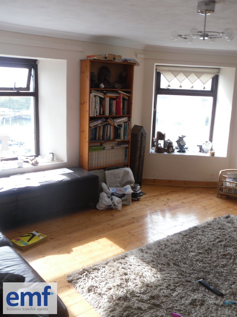 WATERFRONT PUB WITH LETTING ROOMS OR POSSIBLE CHANGE OF USE PROPERTY ...