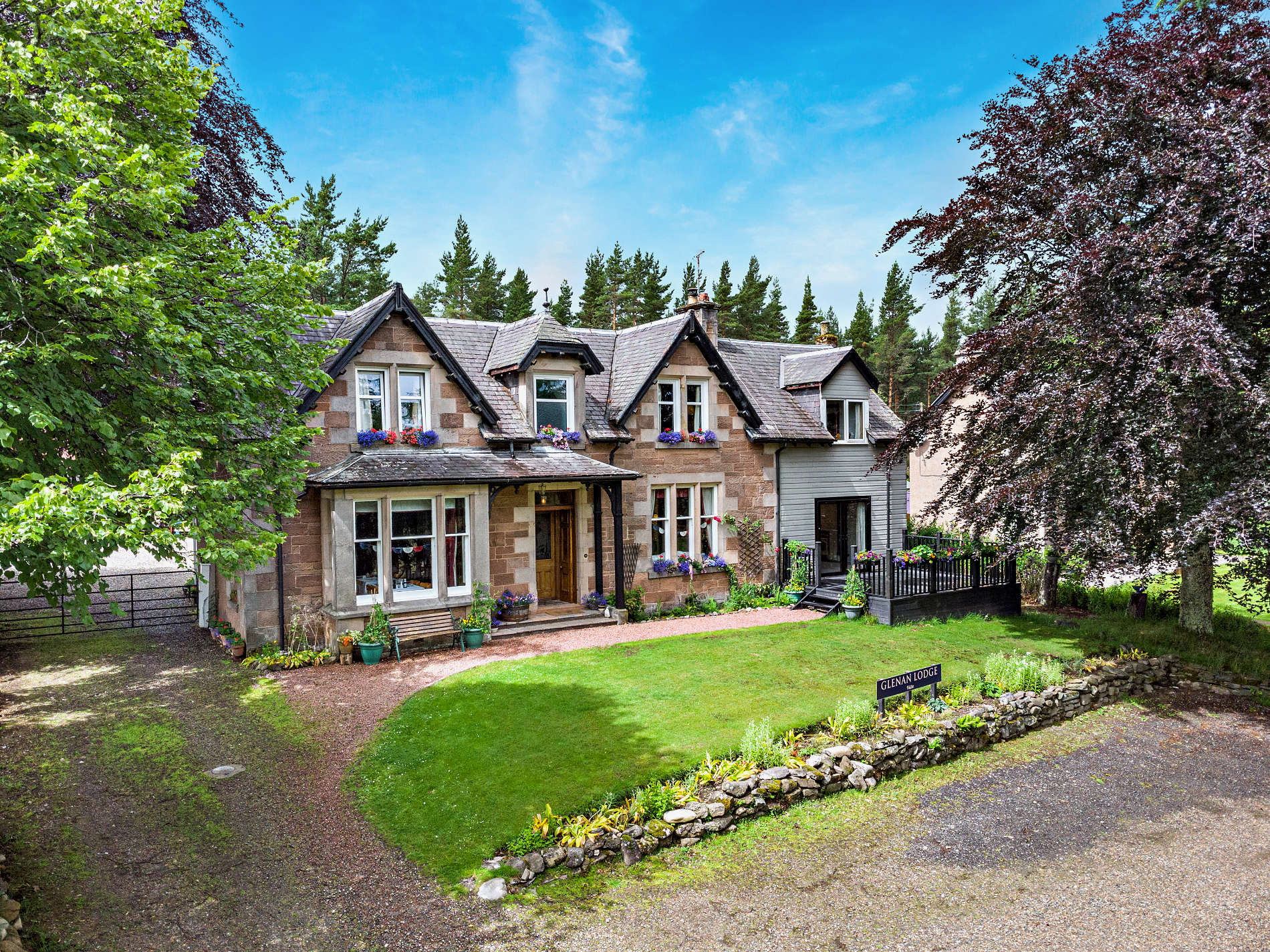 An attractive Victorian Guest House with comfortable modern and ...