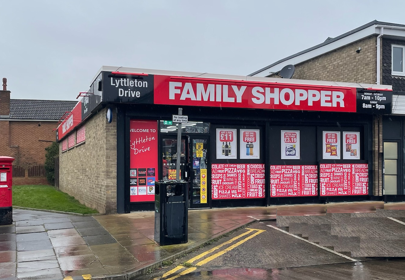 Local Family Shopper Convenience Store & Off Licence with High Spec ...