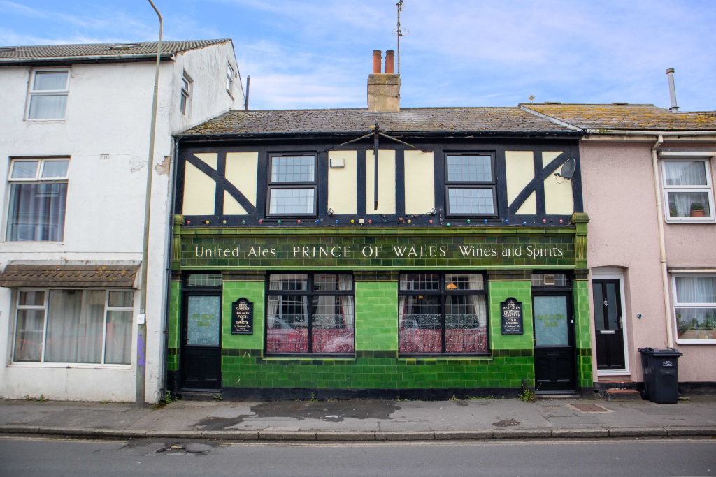 EAST SUSSEX - LIFESTYLE WET-LED PUBLIC HOUSE - Buy or Sell a UK ...