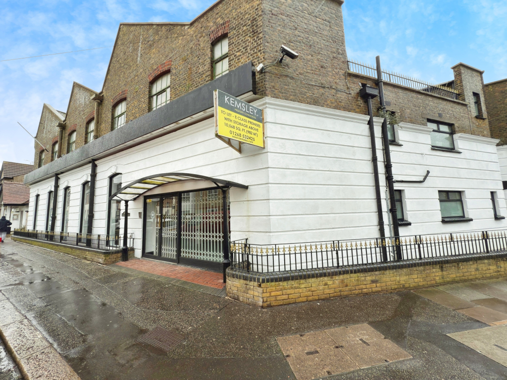 Showroom & Office Space with Heavy Goods Lift – Chase Road, Southend-on ...