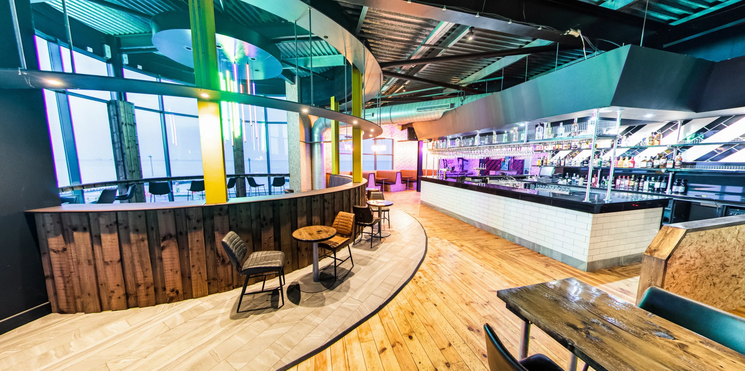 Fully Fitted Bar in Prime Beach Location - To Let/May Sell - Buy or ...