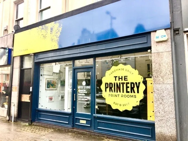 IMPRESSIVE VACANT RETAIL SHOP UNIT - Buy or Sell a UK Business with ...
